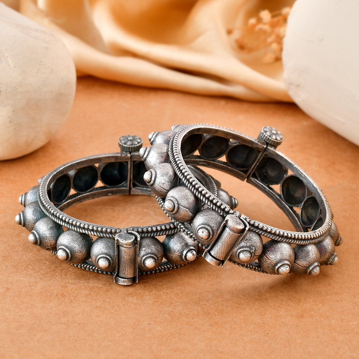 Jaipur Crystal Gems 💎| Buy Classic Ghungroo Dandiya Bangles